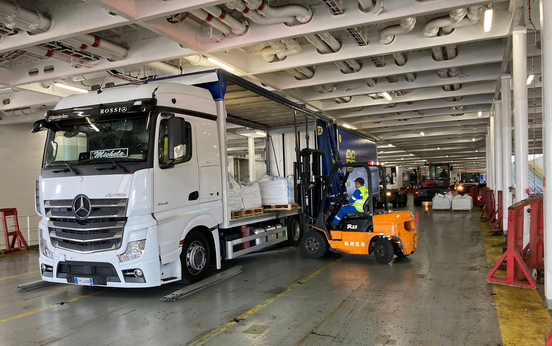 BB Service e Logistica | Trasporti, immagazzinaggio | Bazzica